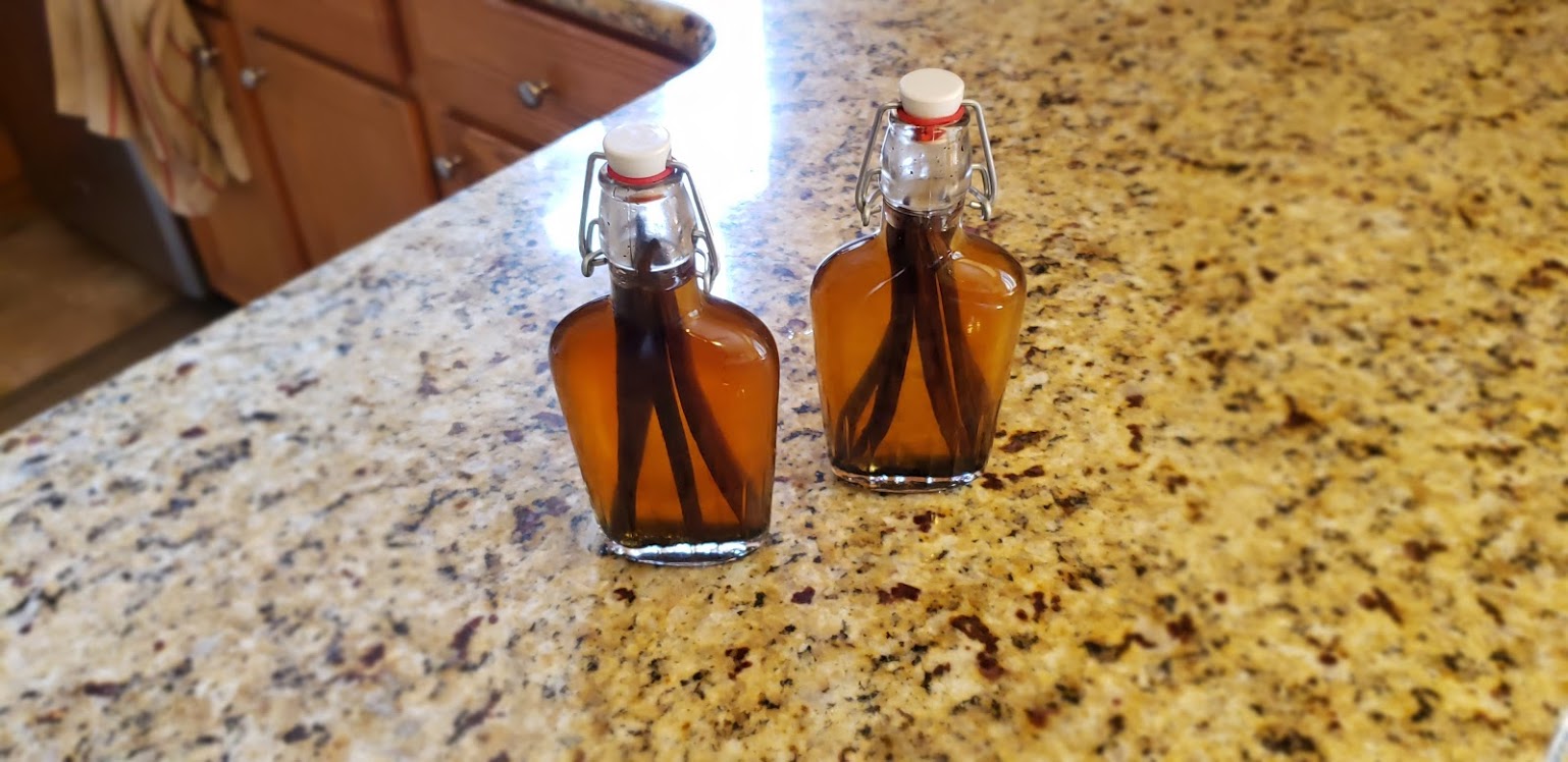 Homemade Vanilla Extract - Simply Delicious Cooking